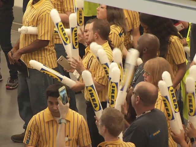 IKEA, hundreds of locals celebrate grand opening